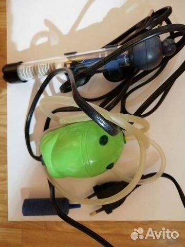 Термометр и мини компрессор для аквариума