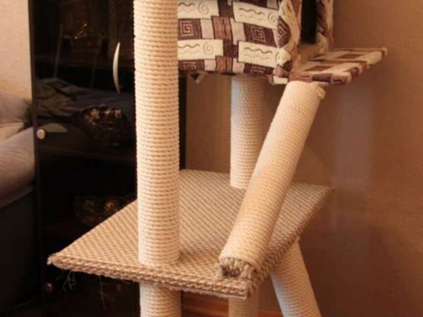 Домик для кошки, когтеточка