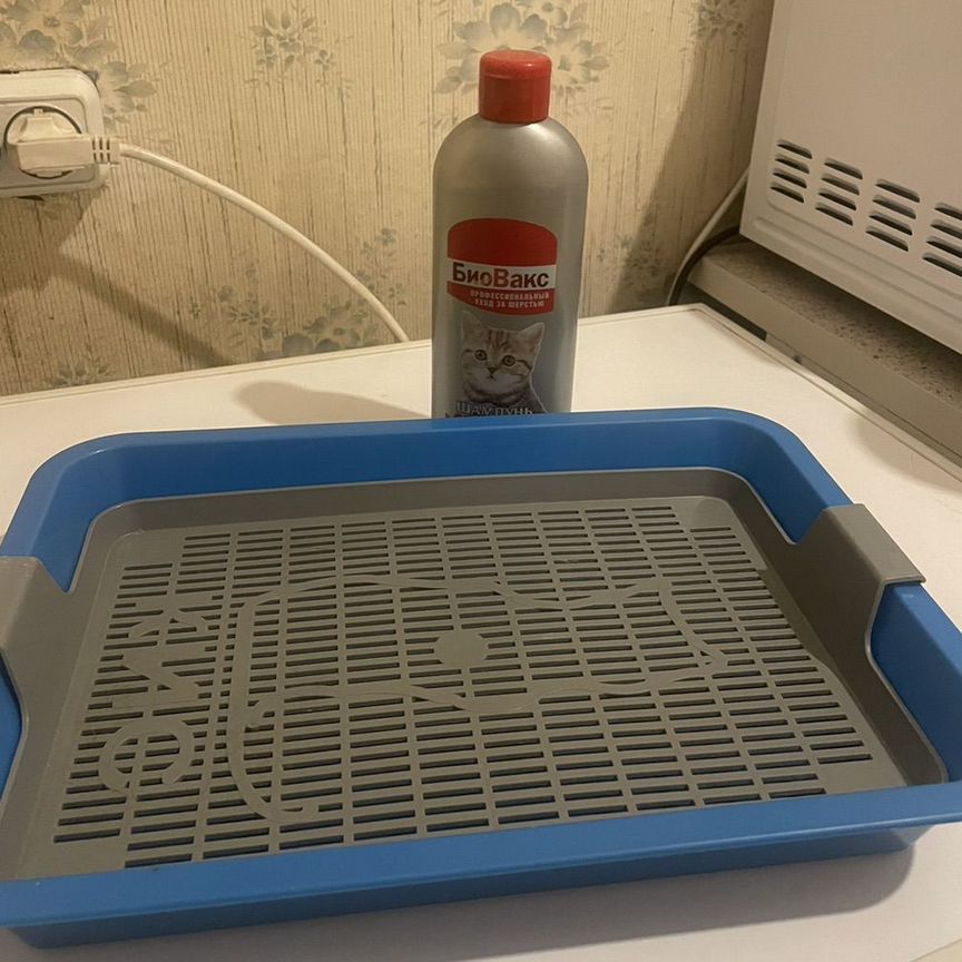 Лоток и шампунь для котенка
