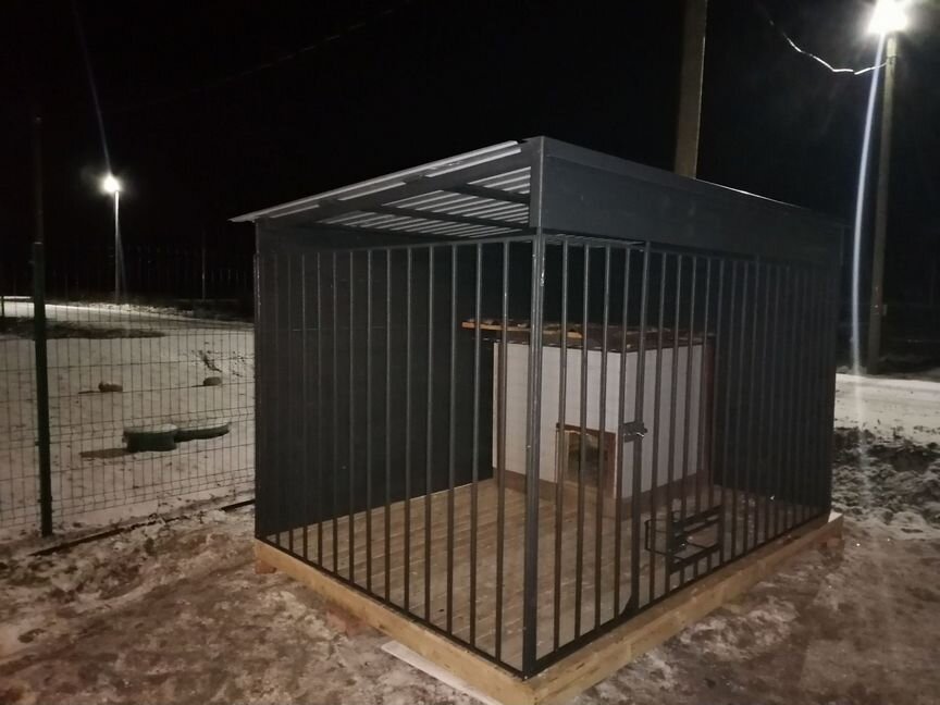 Вольер из имитации бруса