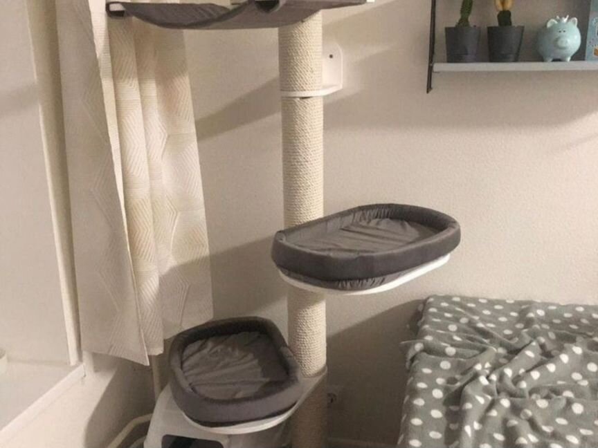 Когтеточка с лежанкой настенная