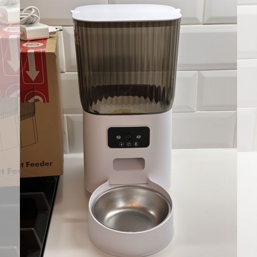 Автоматическая кормушка с камерой и микрофоном