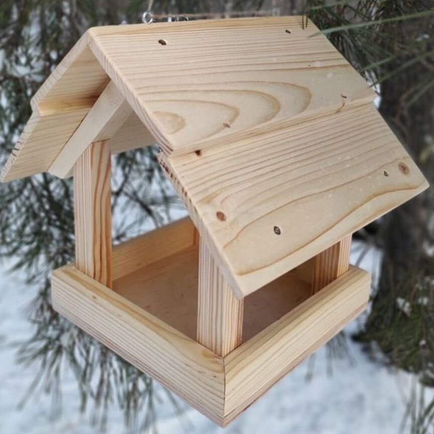 Кормушка для птиц из дерева