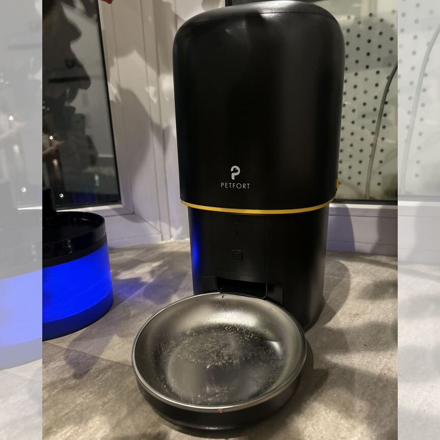 Автоматическая кормушка для кошек