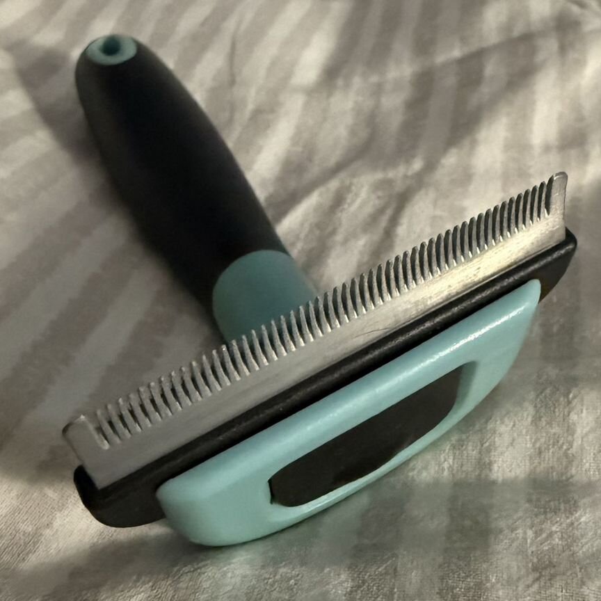 Щетка расчёска для вычёсывания кошек