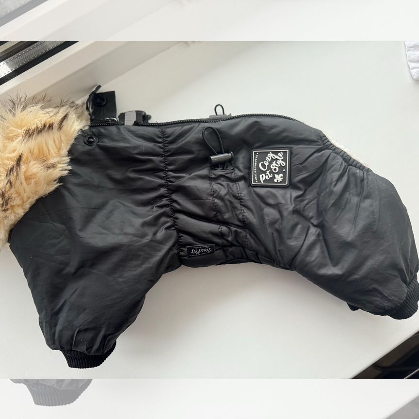 Зимний комбинезон для маленькой собаки