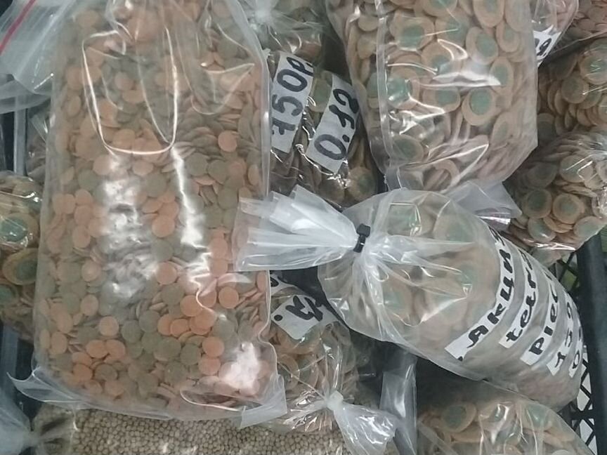 Корм для аквариумных и прудовых рыбок