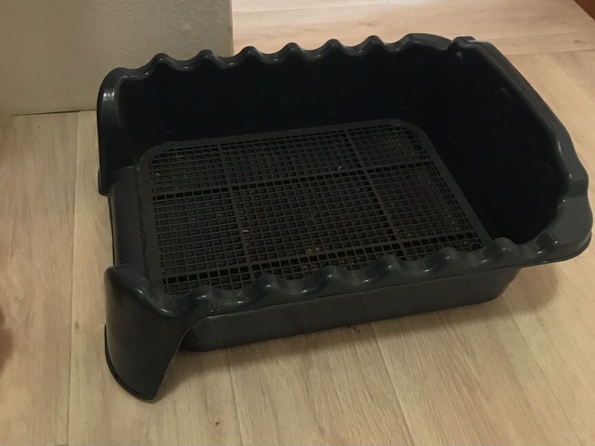 Лоток для собак со столбиком