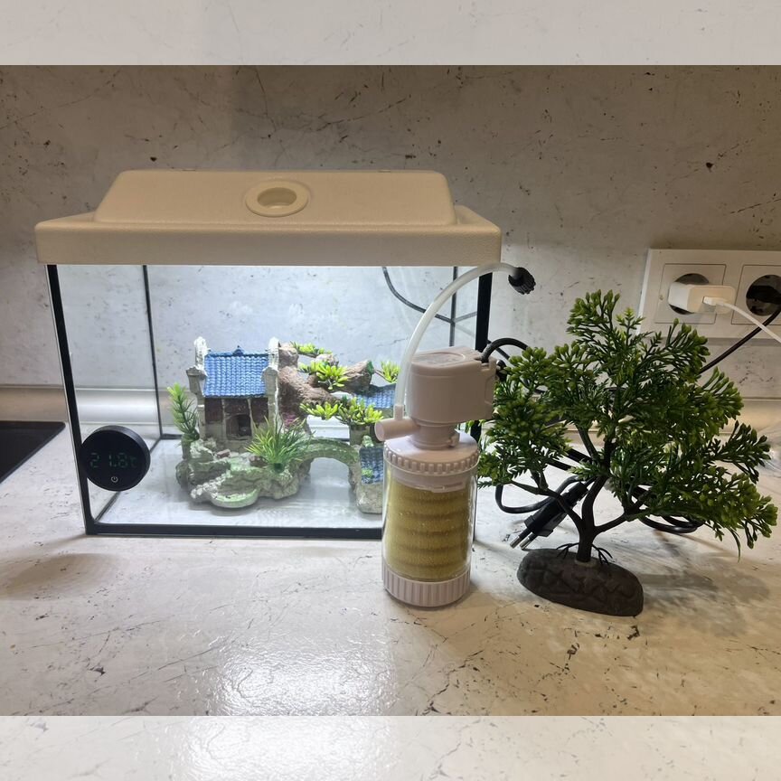 Аквариум 10 литров с аксессуарами