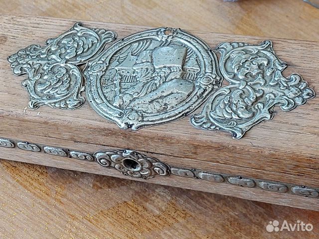 Деревянная шкатулка с чеканкой старинная древняя купить в Москве Хобби и отдых Авито