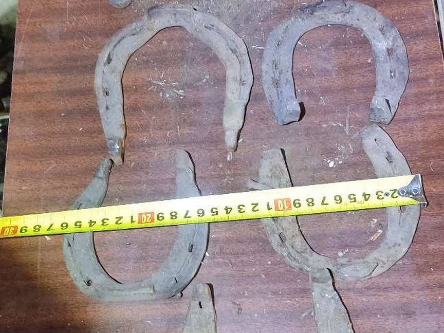 Подкова и гвозди к ним