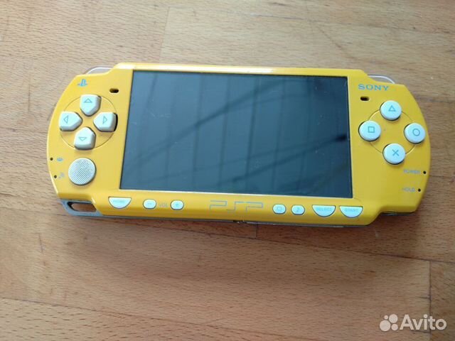 PSP желтая прошитая с играми купить в Москве | Электроника | Авито