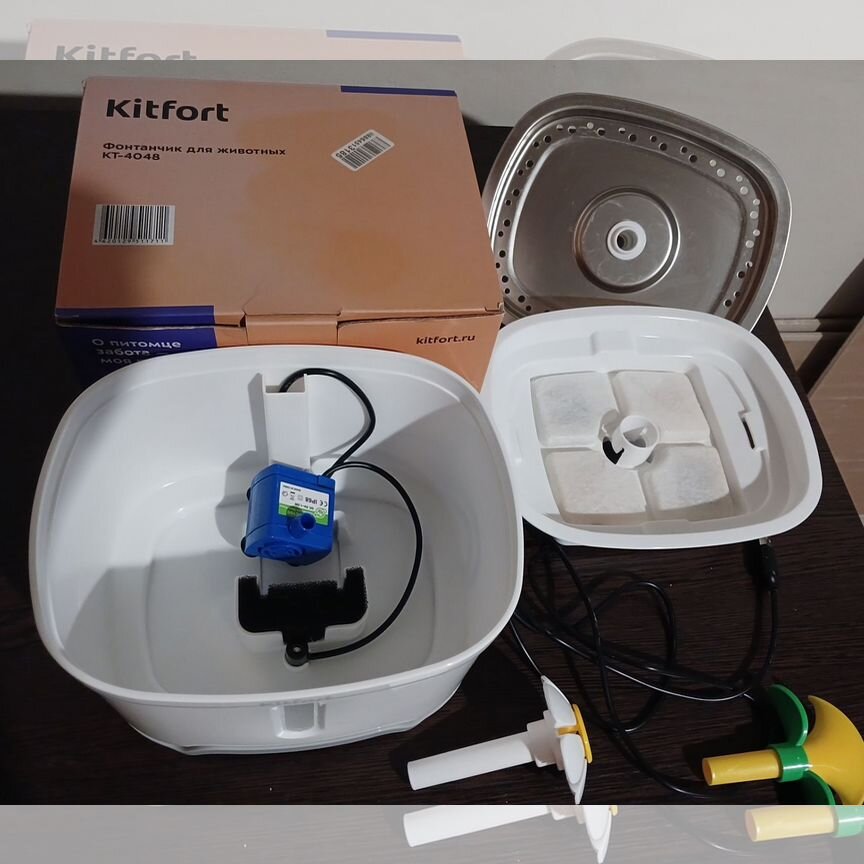 Фонтанчик для кошек