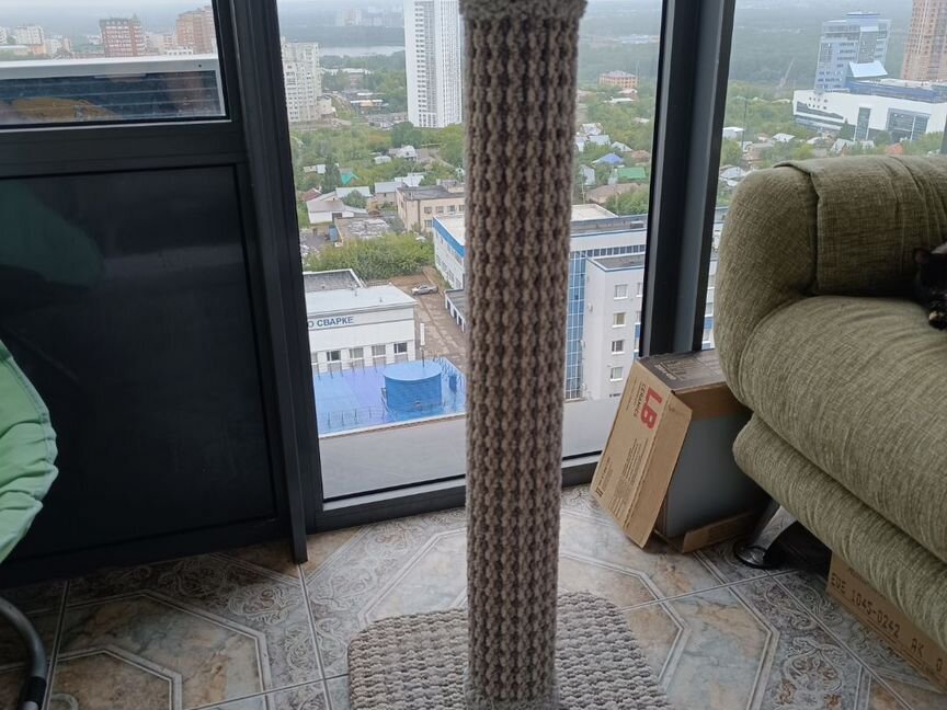 Когтеточка для кошек с лежанкой