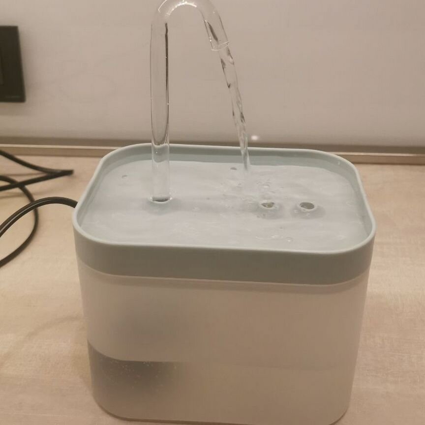 Фонтанчик для кошек