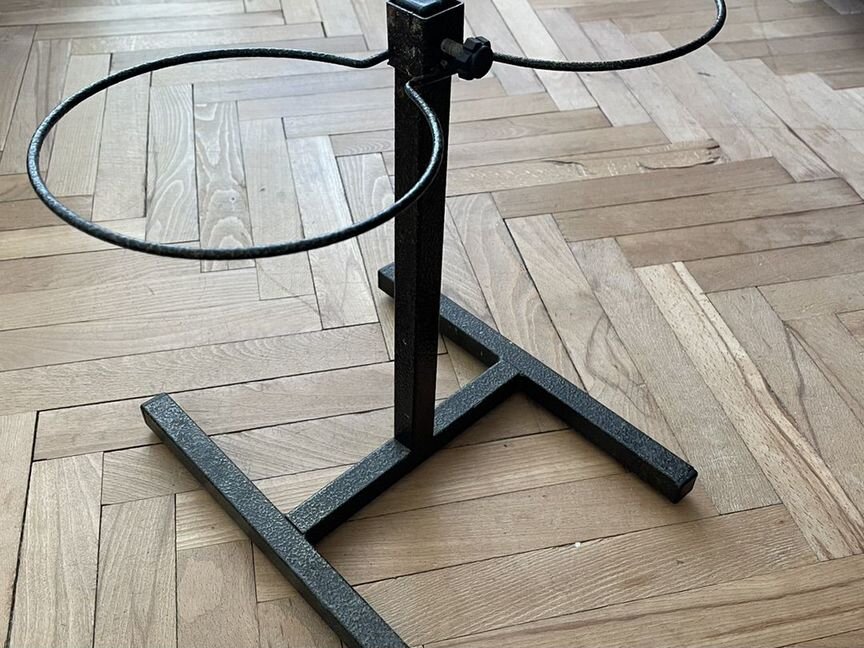 Подставка (без мисок) для собак