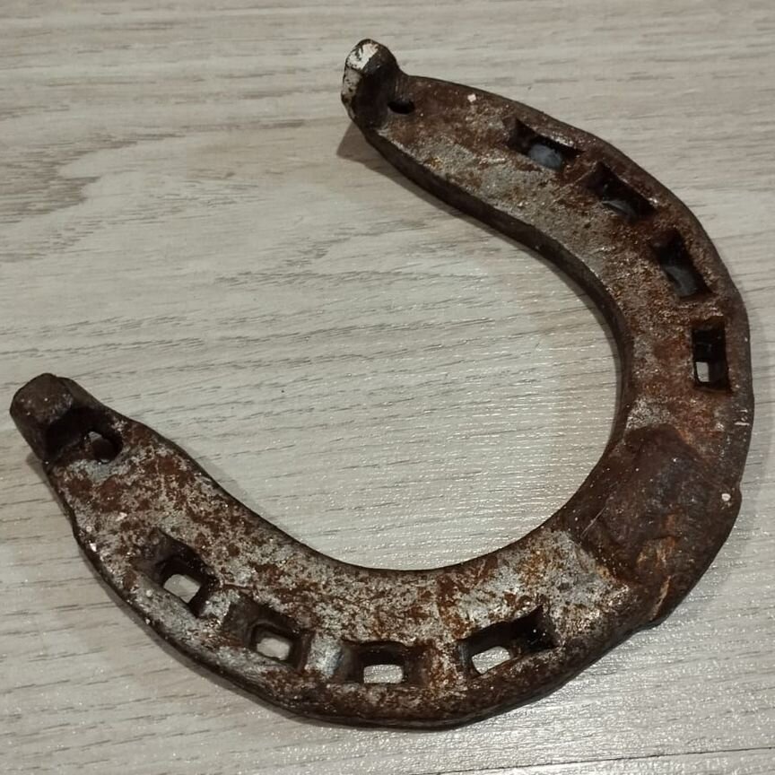 Подкова для лошади