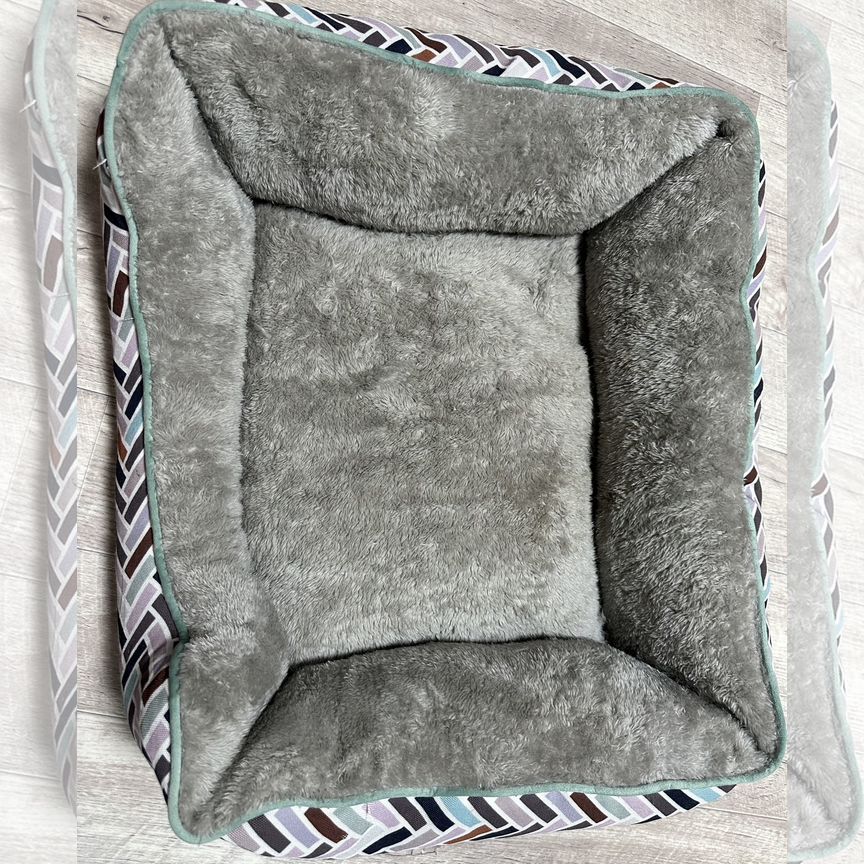 Лежанка для собак и кошек