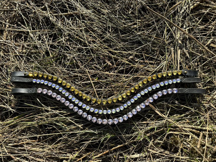 Налобники для лошади со стразами