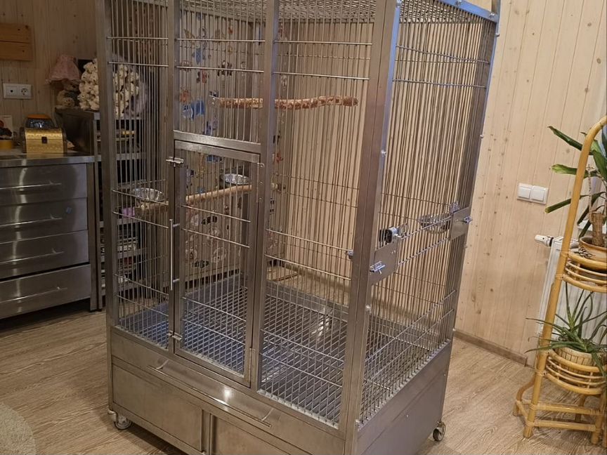 Клетка для средних и крупных птиц