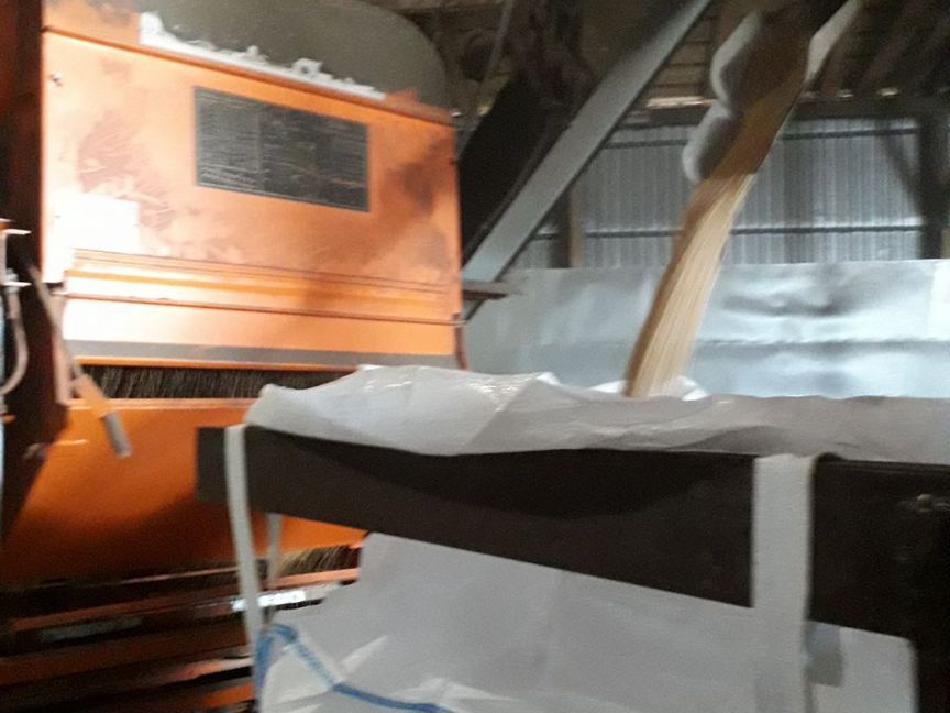 Зерно на корм курам