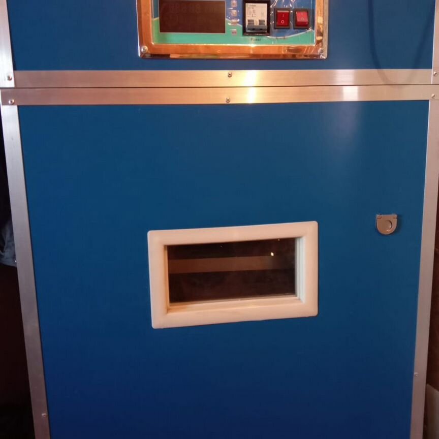 Инкубатор для яиц автоматический