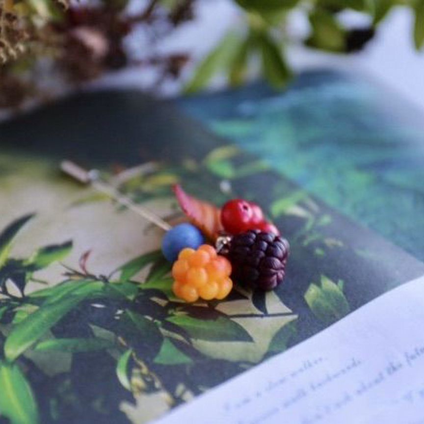 Брошь осенний