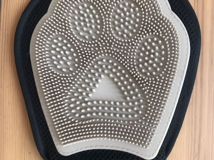 Рукавица для груминга Rurri