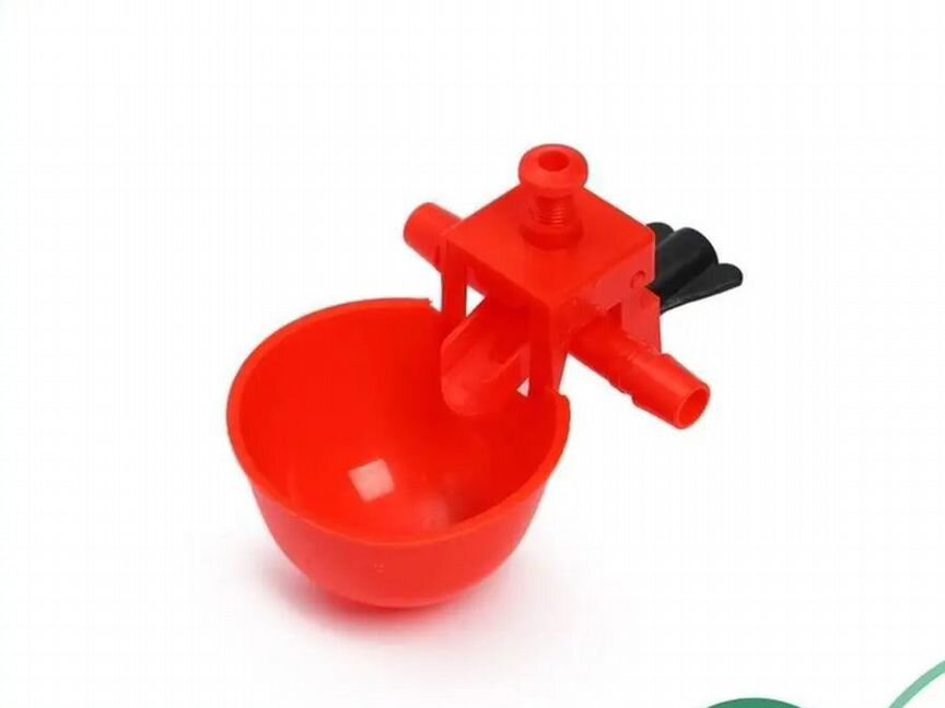 Чашечная поилка для кур