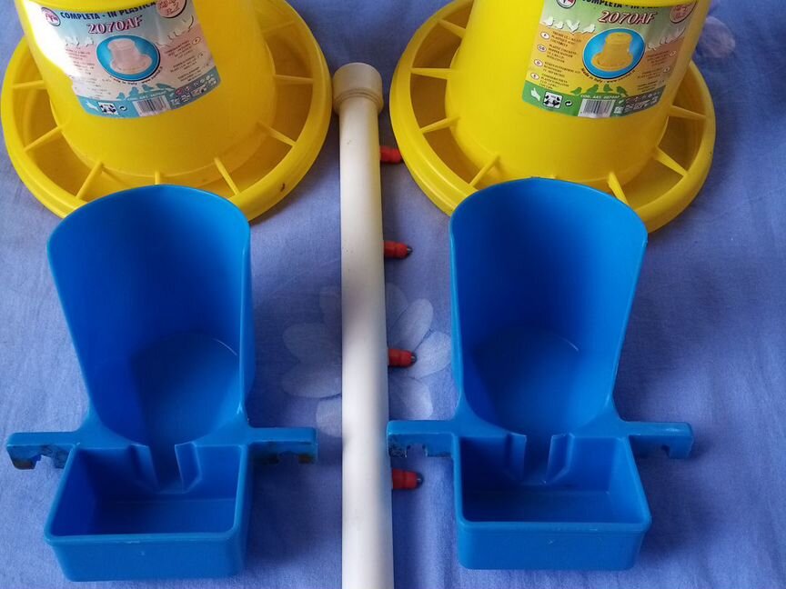 Поилки и кормушки