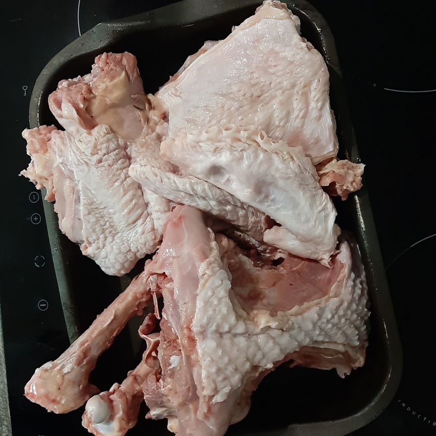 Печень,желудки,кожа,спины,шея индюшиные