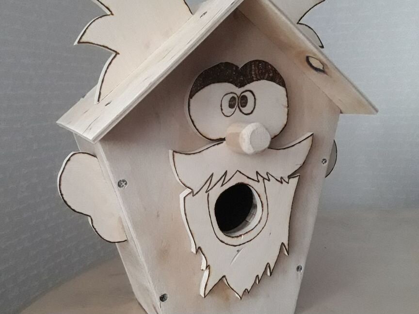 Кормушка, скворечник для птиц, синичник