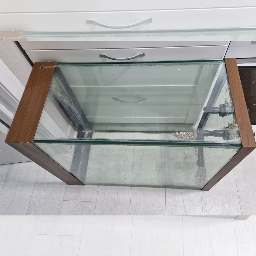 Аквариум вертикальный, 170 литров