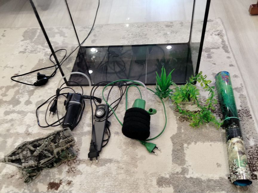 Аквариум с оборудованием