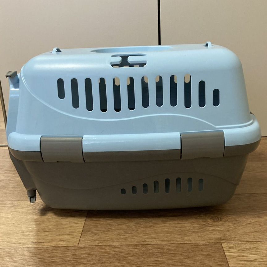 Переноска пластиковая новая