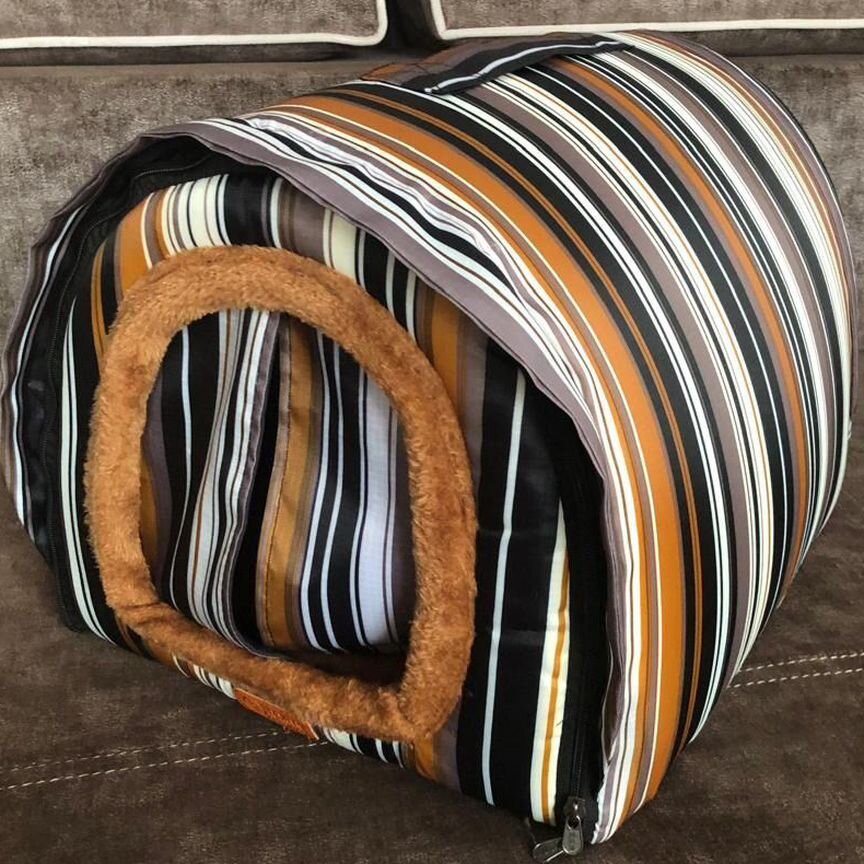 Домик для кошек и собак