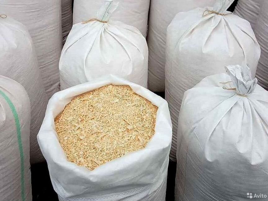 Опилки в мешках
