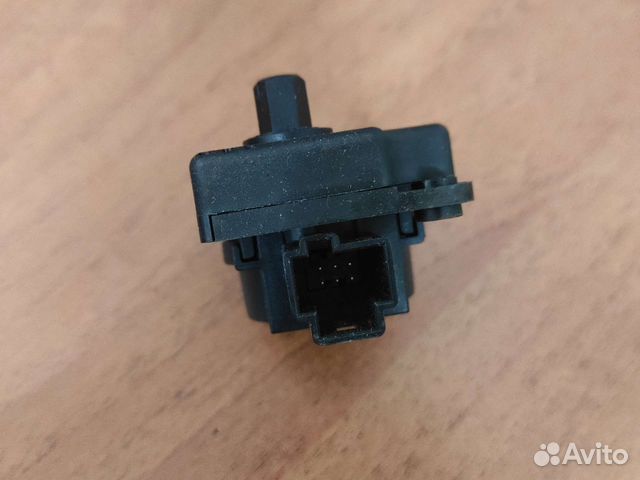 Электропривод заслонок отопителя Scania купить в Москве BEHR 1422615 ...