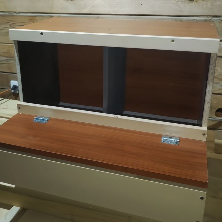 Гнездо для кур с яйцесборником