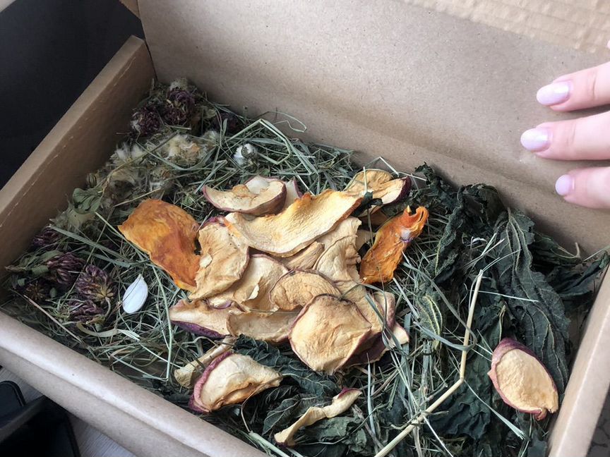 Лакомство копошилка для птиц и грызунов