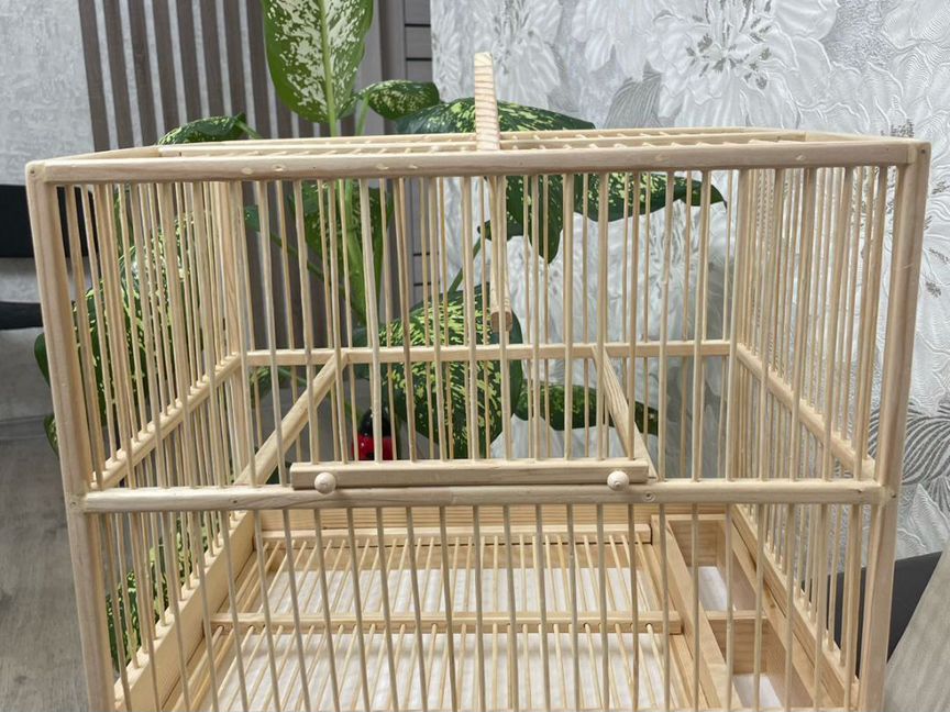 Клетка для птиц из дерева