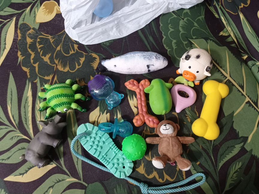 Игрушки для маленьких собак