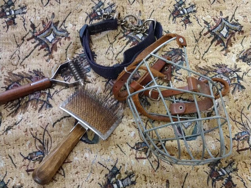 Ошейник, колтунорез, пуходерка, намордник, стойка