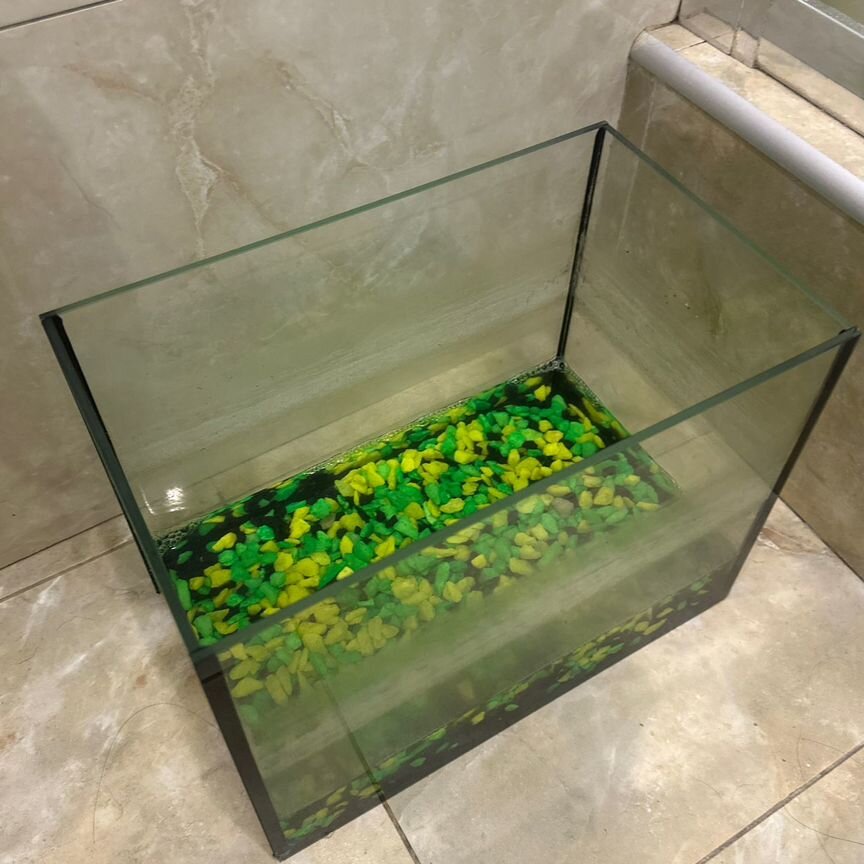 Аквариум 10 литров с камушками