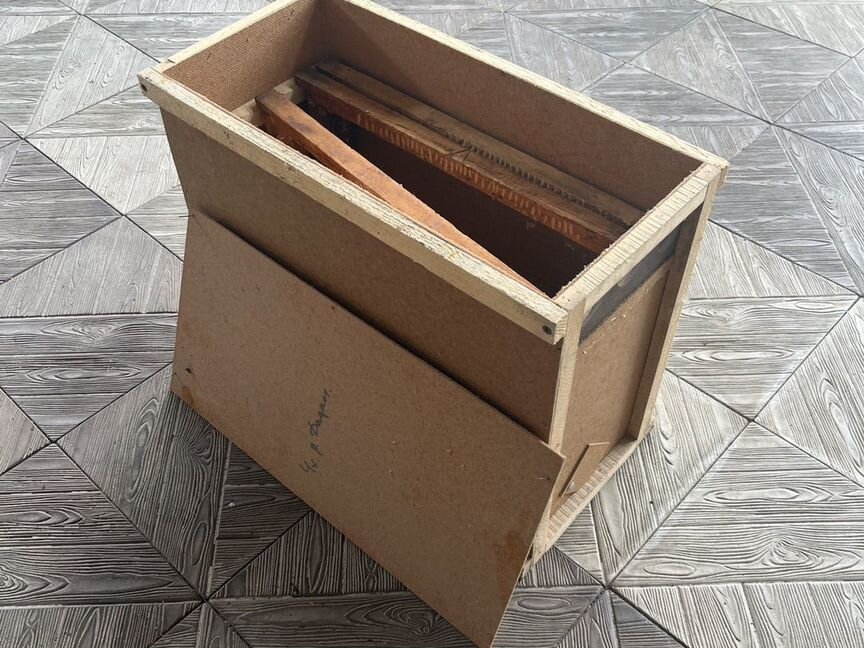 Ящики для пчелопакетов