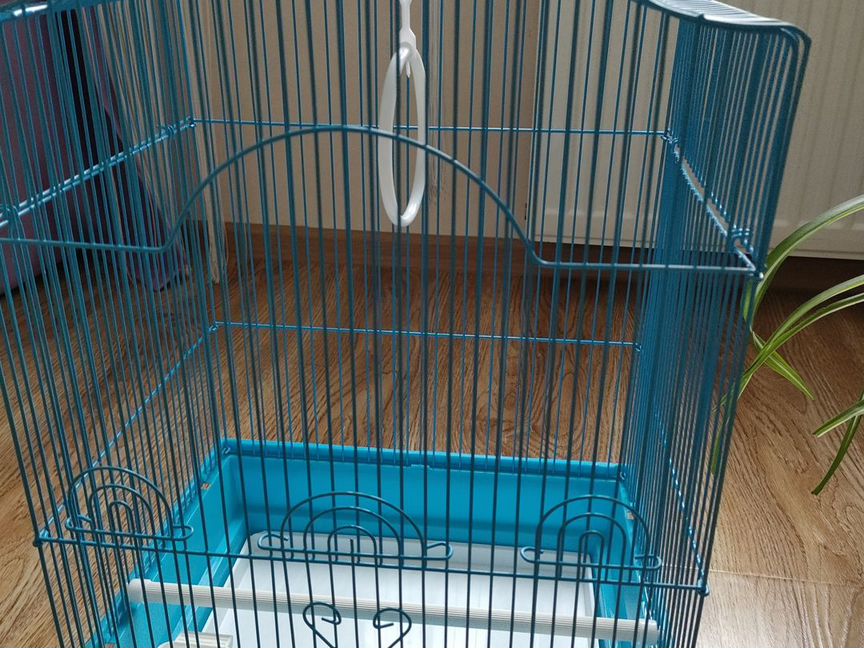 Отдам даром новую чистую клетку для попугаев