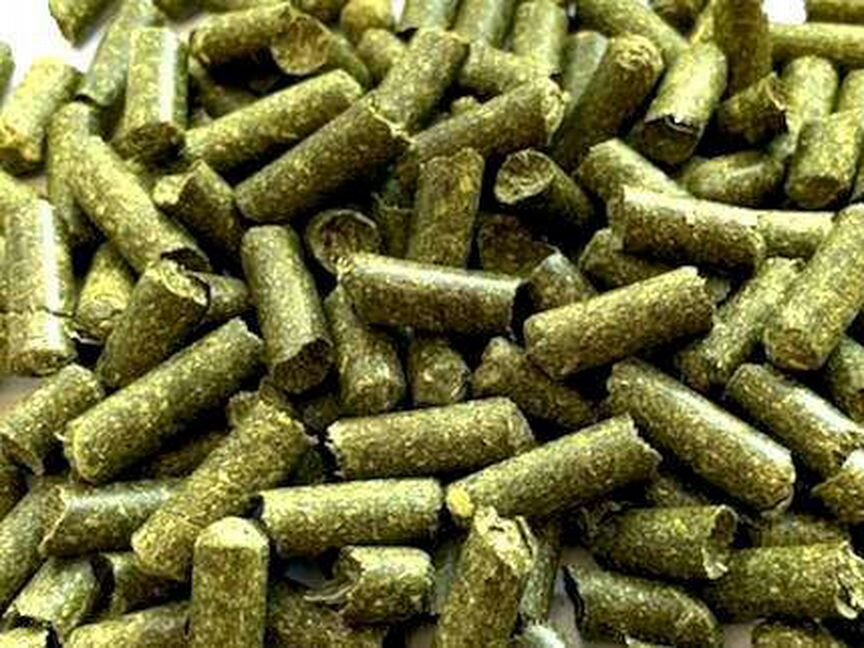 Травяная мука в гранулах, гранулы из люцерны