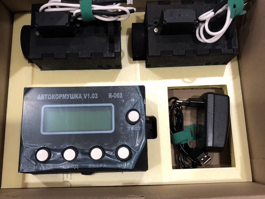 Автоматическая кормушка для птиц R-062