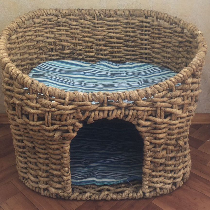 Лежанка для животных б/у