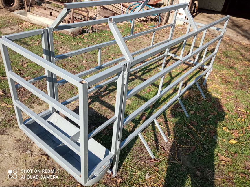 Станки для опороса свиноматок